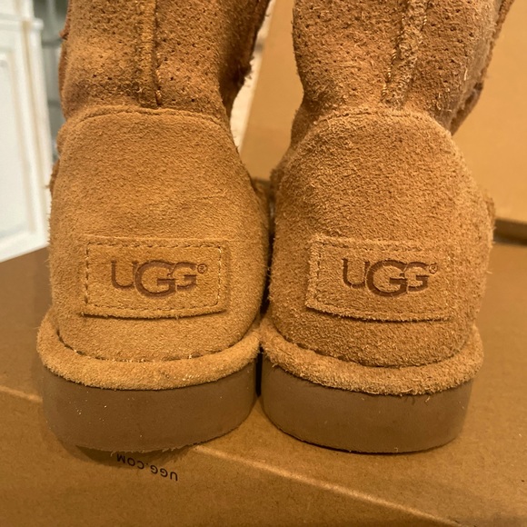 UGG | Shoes | Authentic Ugg Size 8 Womans Classic Unlined Mini Perf Boots | Poshmark